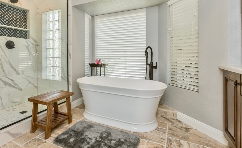 Bathtub Vs Soaking Tub in Phoenix, Arizona: Discover The Key To Your ...